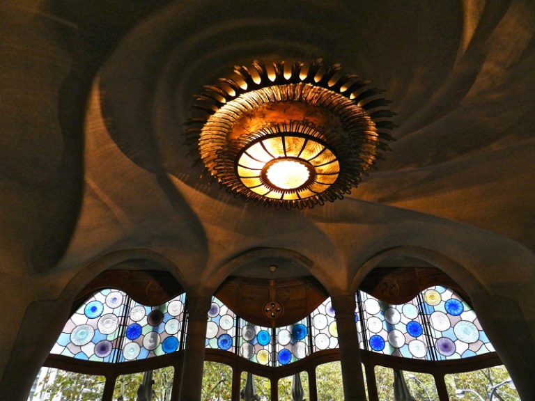 The Genius of Antoni Gaudi (1852-1926) – Adventures in Wonderland