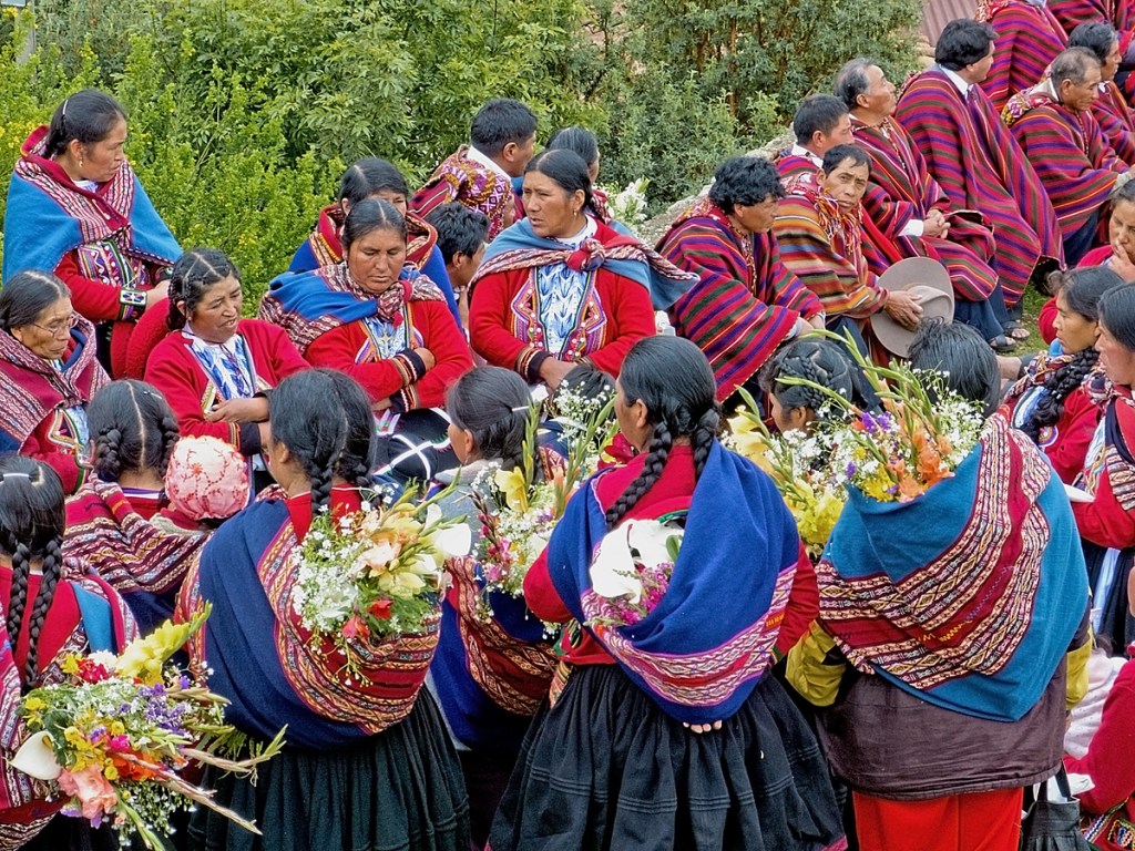 Chinchero: crowds, colour, and sacred ceremonies – Adventures in Wonderland
